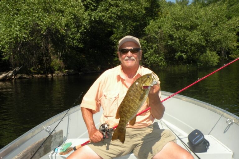 Smallmouth Bass Fishing in NY: Tips, Habitat & Regulations